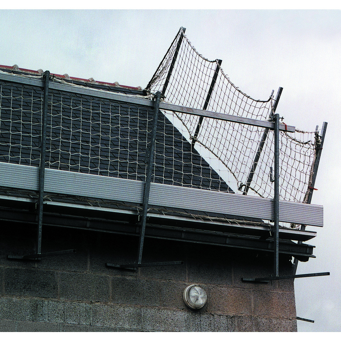 Filet garde-corps pour chantier - Filets et protections plaquées ...